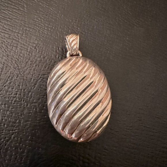 David Yurman | Jewelry | Dy Cable Classic Sculpted Oval Locket Pendant ...